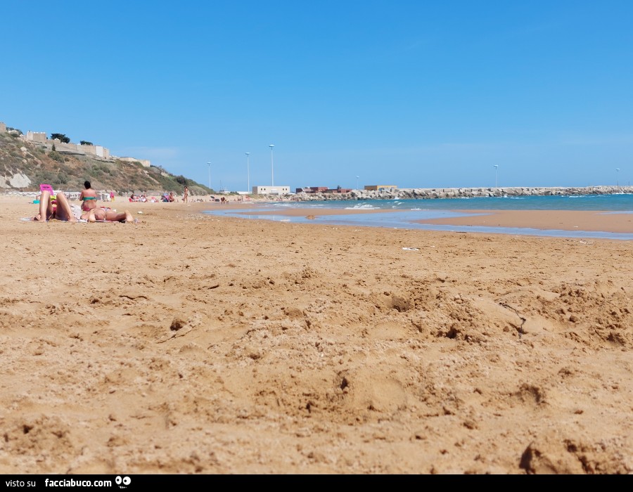 Relax al mare ?… chiacchiera pubblicata da morettone63 - Facciabuco.com
